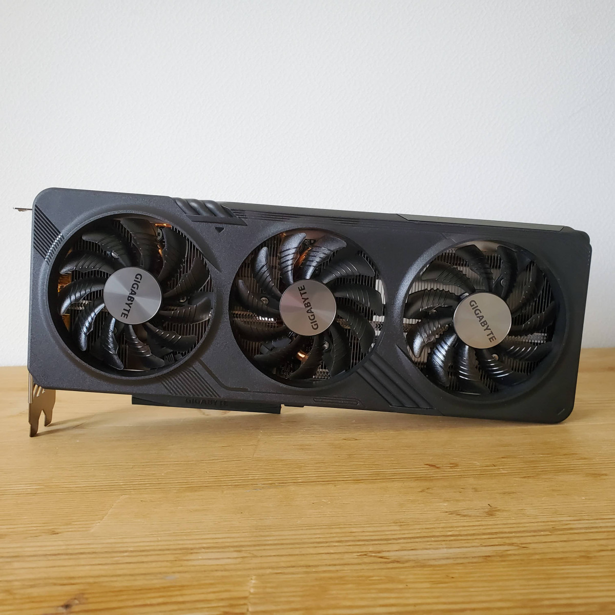 Обзор и тестирование видеокарты Gigabyte GeForce RTX 4060 Ti GAMING OC ...